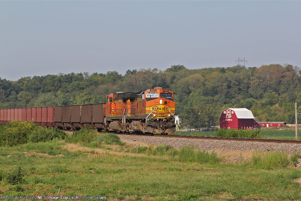 BNSF 4895 takes this Eb ore train across the transcon.